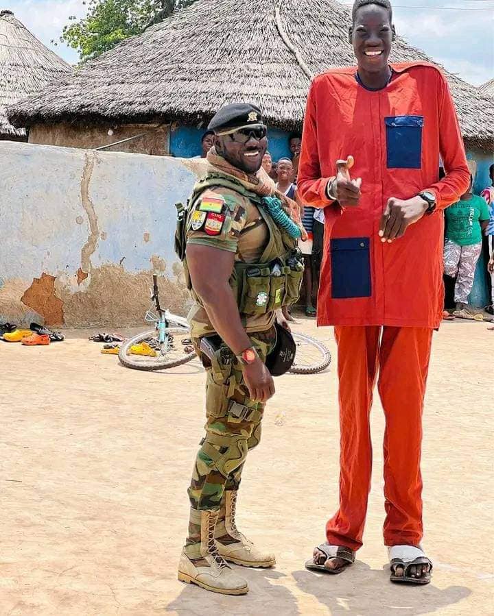 Tallest Man In Ghana : Ghanaian giant reportedly the world’s tallest ...