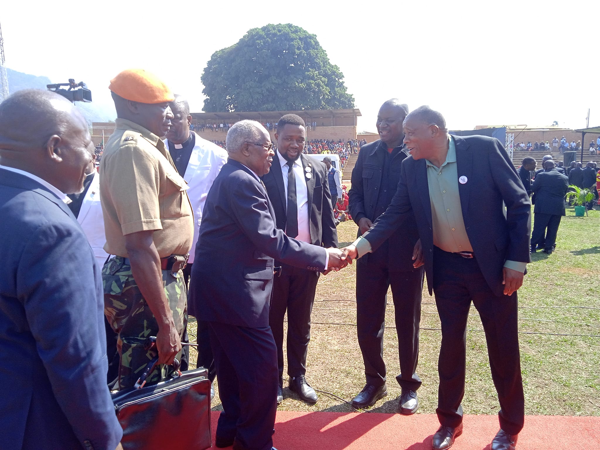 Porters Race Back At Mulanje Mountain – Face of Malawi