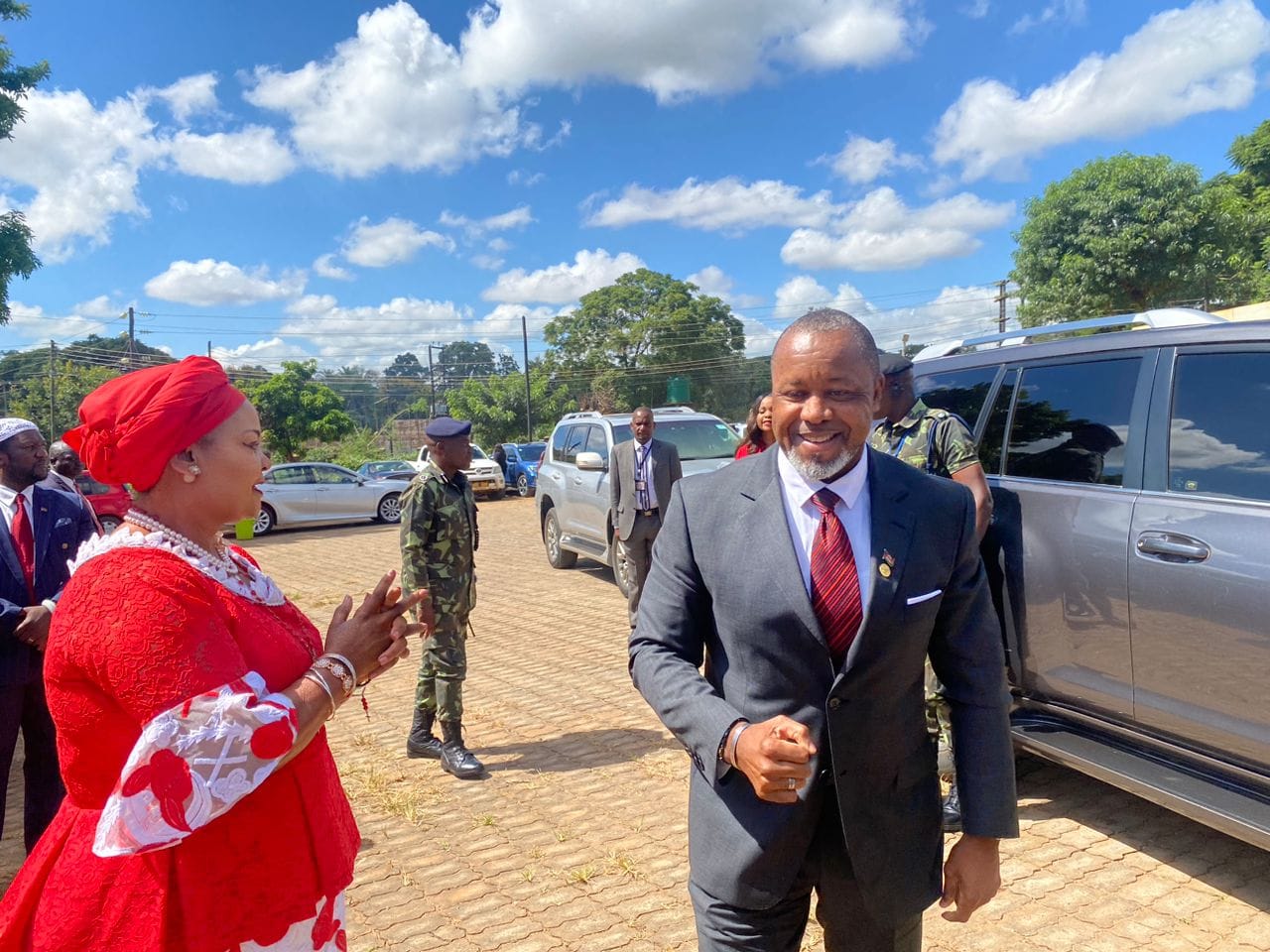 Former President Mutharika and First Lady Arrive at Nsipe for Vice ...