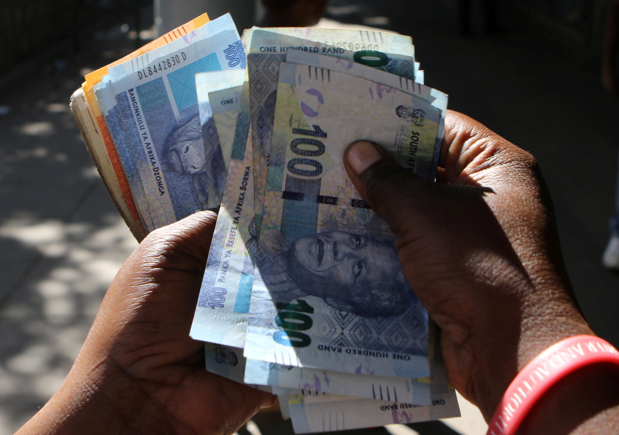 New foreign exchange act sparks debate over exporters access to forex ...