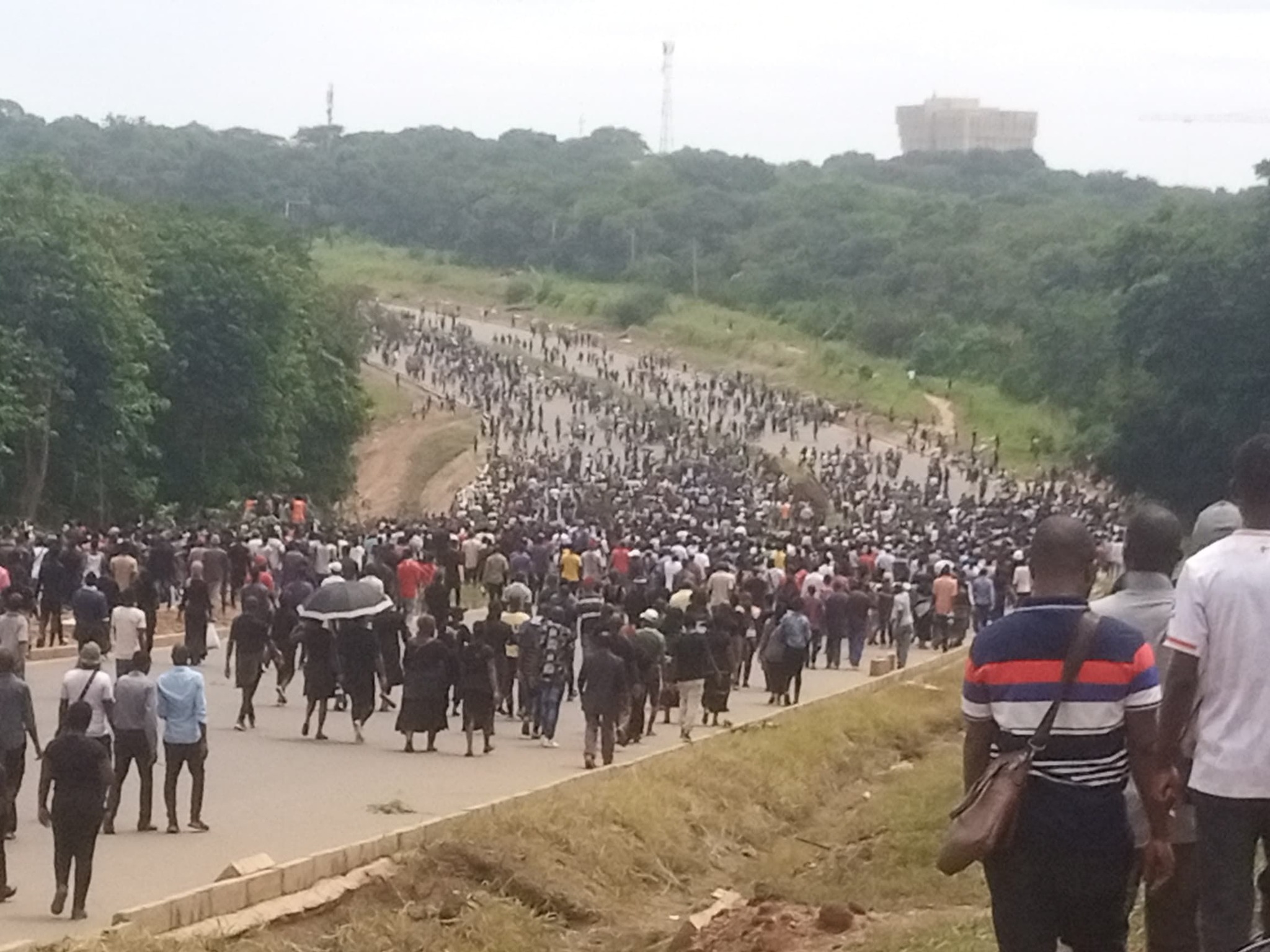 Massive Turn Out Of Vendors In Lilongwe As Protest Over Price Hike ...
