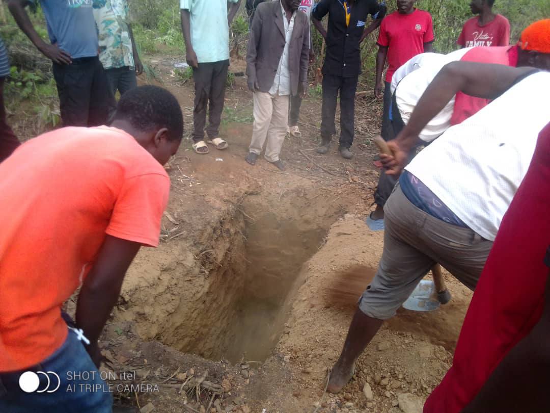 Woman ‘Wakes Up’ at Her Burial Ceremony After Being Declared Dead at ...
